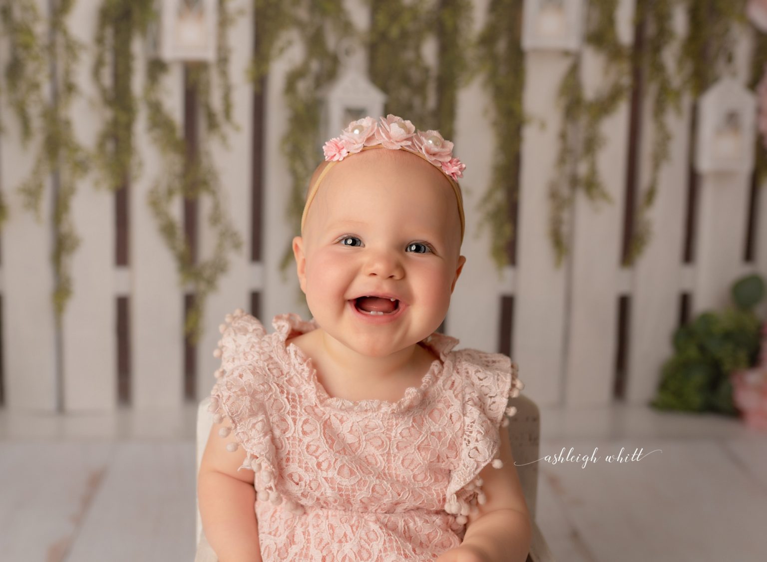 Savannah's Circus - Avon Ohio Cake Smash Pictures | Ashleigh Whitt