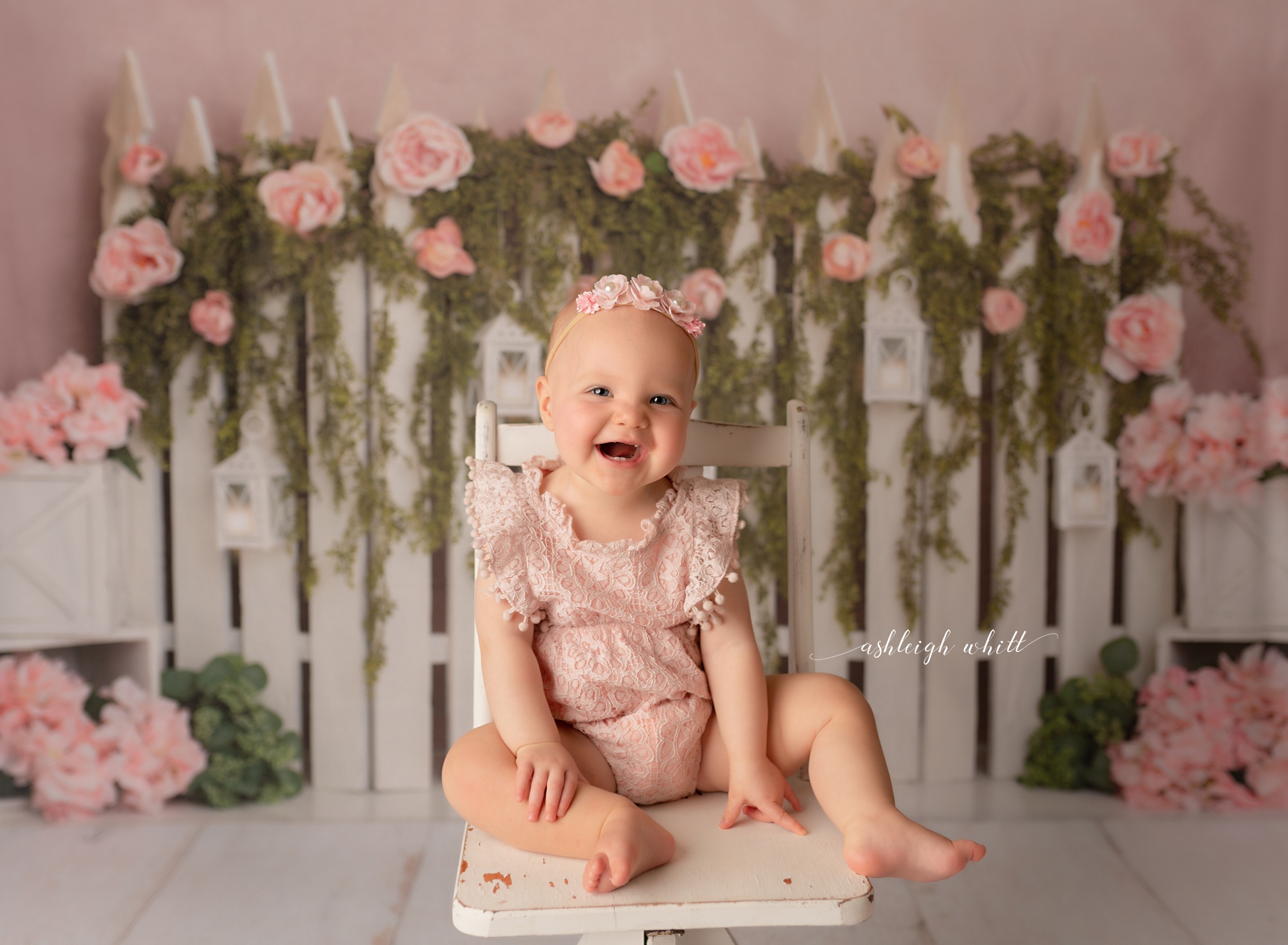 Savannah's Circus - Avon Ohio Cake Smash Pictures | Ashleigh Whitt