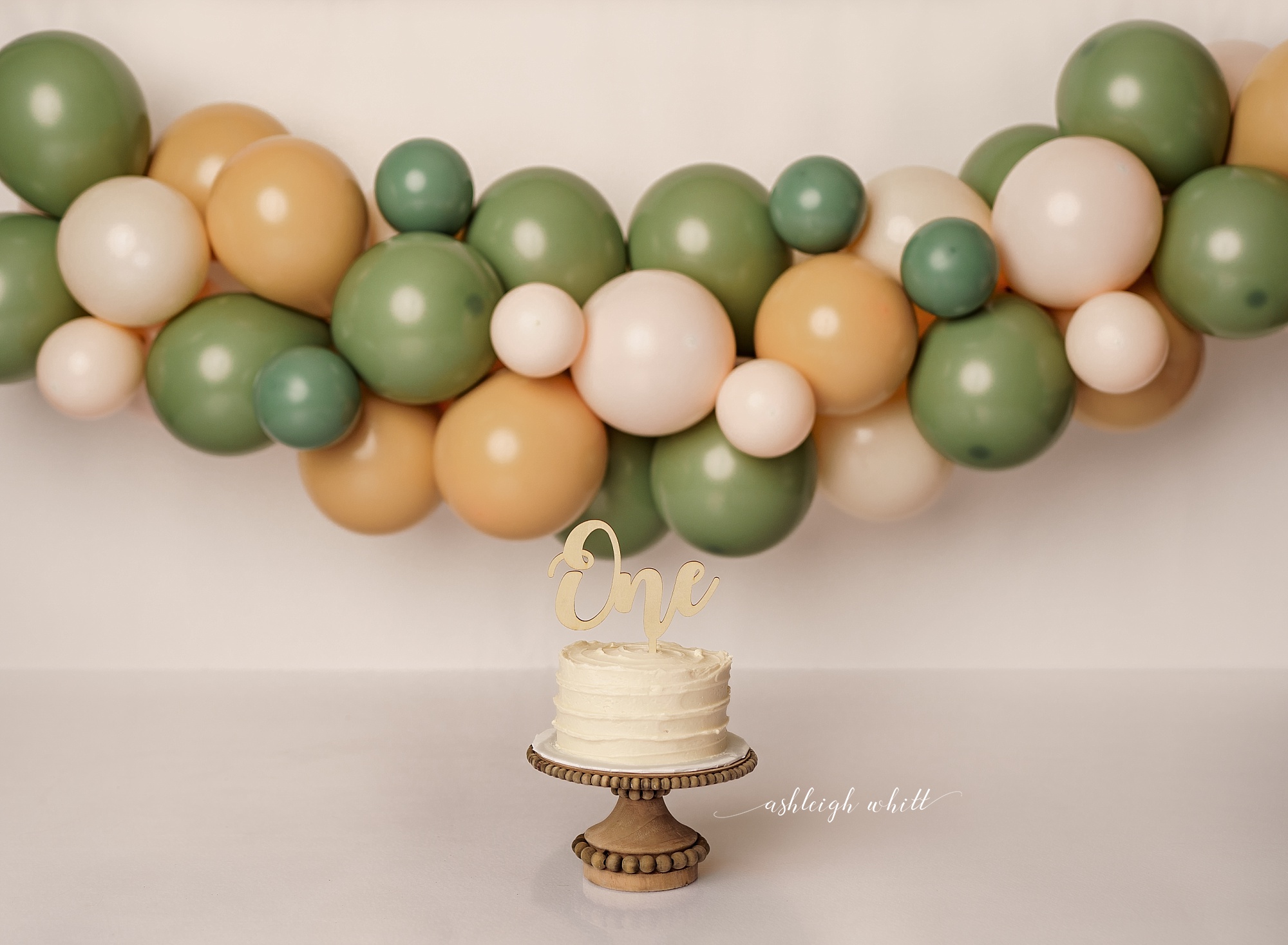 Happy Birthday Vivian - Simple Cake Smash Avon | Ashleigh Whitt